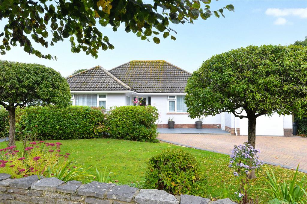 Crossmead Avenue, New Milton... 3 bed bungalow - £649,950