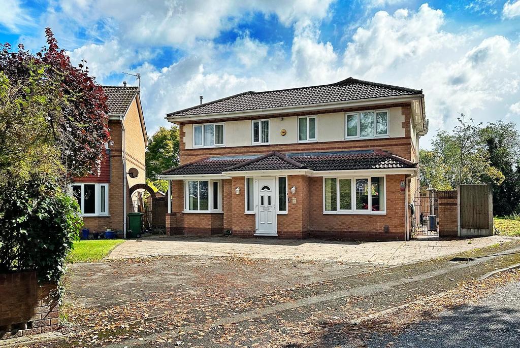 Alder Drive, Timperley 4 bed detached house - £650,000