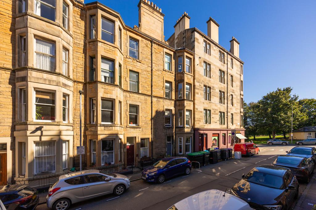 Viewforth Gardens, Edinburgh EH10 1 bed ground floor flat - £285,000