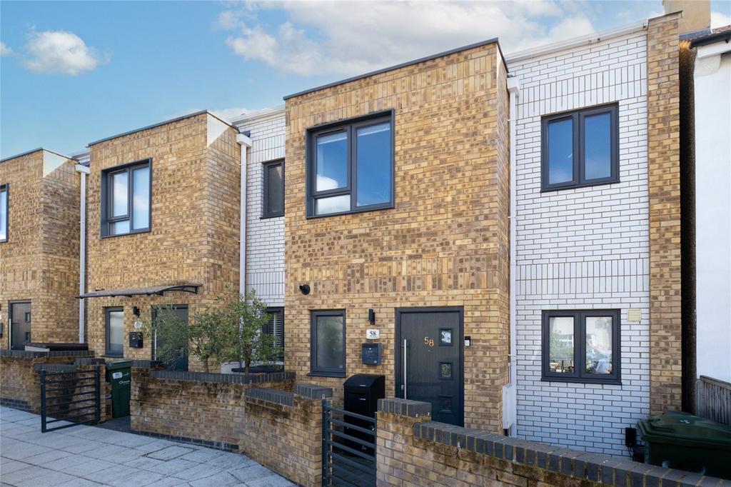 Canmore Gardens, London SW16 4 bed terraced house - £725,000
