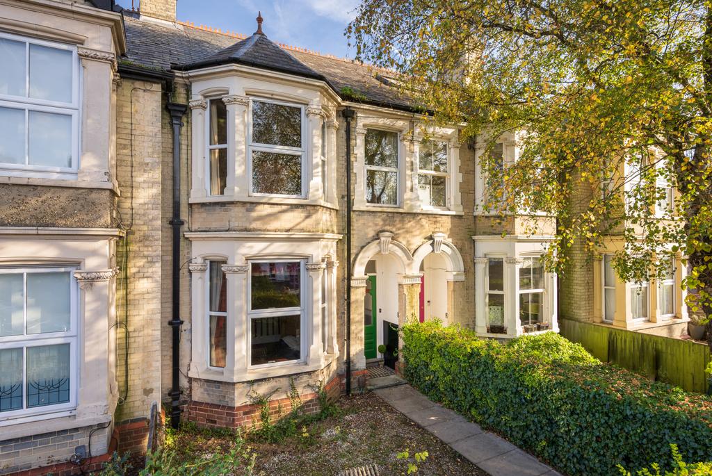 Station Road, Reading RG7 3 bed terraced house for sale - £500,000