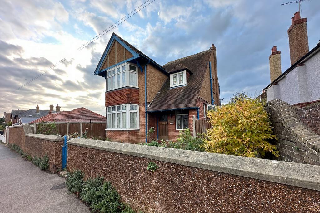 Church Path, Deal, CT14 3 bed detached house - £665,000