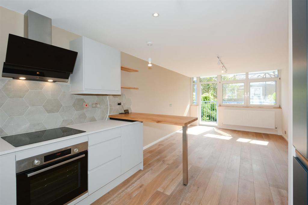 Paget House, Bishops Way, London 1 bed flat - £2,000 pcm (£462 pw)