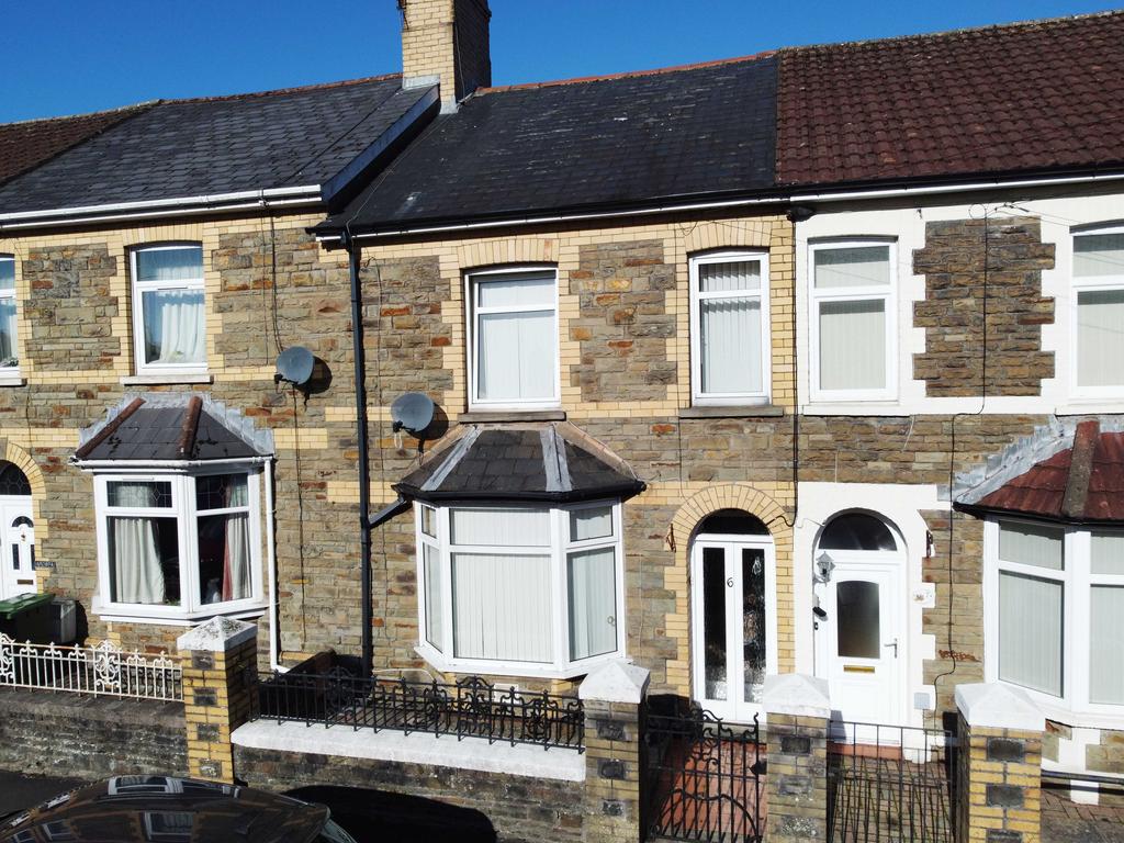 Castan Road, Pontyclun CF72 9EH 3 bed terraced house - £230,000