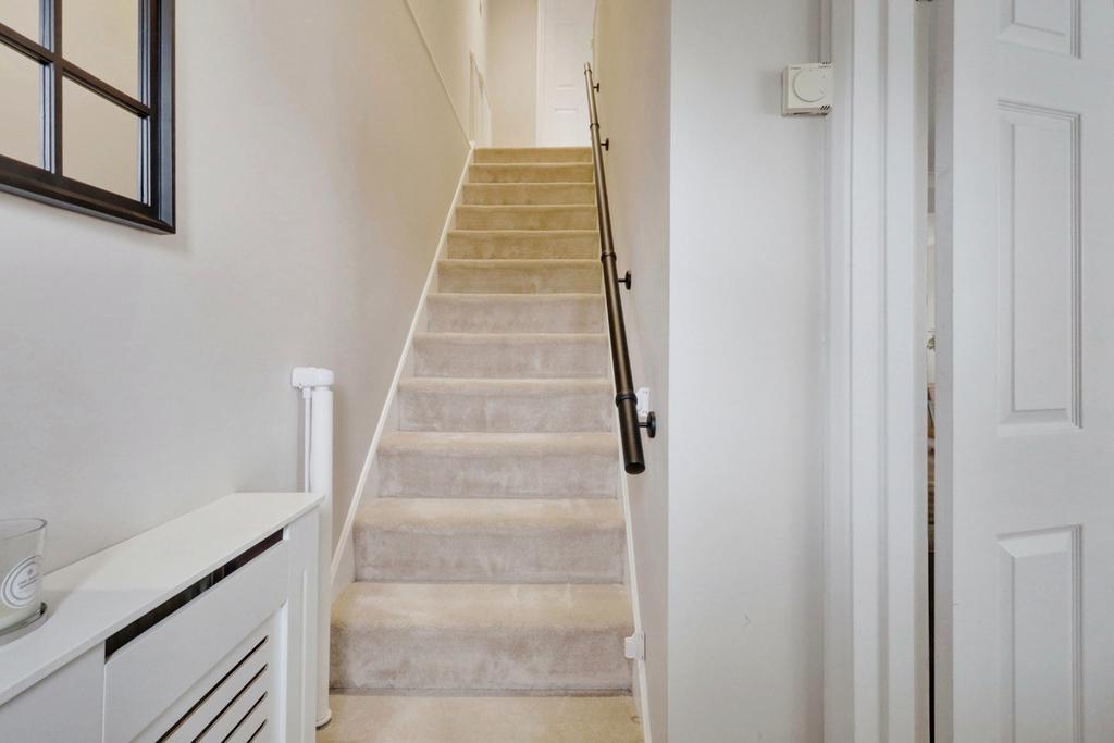 Landermere, Basildon, SS14 2 bed terraced house for sale - £325,000
