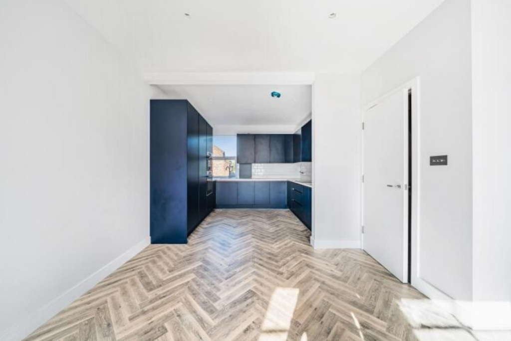 Bollo Lane, London 2 bed terraced house - £2,750 pcm (£635 pw)