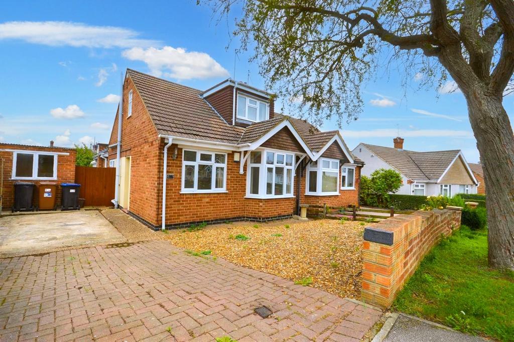 Mendip Road, Duston, NN5 3 bed semi-detached bungalow - £1,200 pcm (£ ...