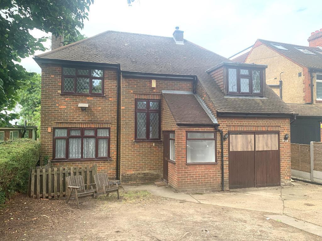 Challney Area, Luton LU4 3 bed detached house - £450,000