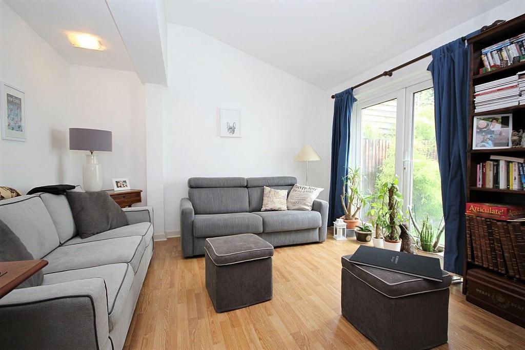 Cleveland Way, London E1 2 bed apartment - £2,200 pcm (£508 pw)