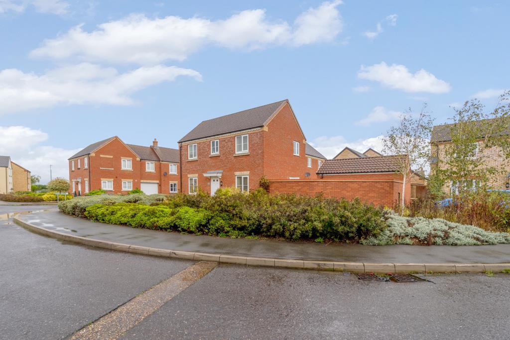 Derwent Way, Spalding 3 bed link detached house - £235,000
