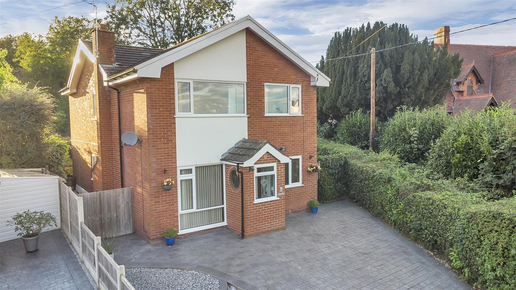 Weston Rhyn, Oswestry, SY10 7RP 4 bed detached house for sale - £350,000