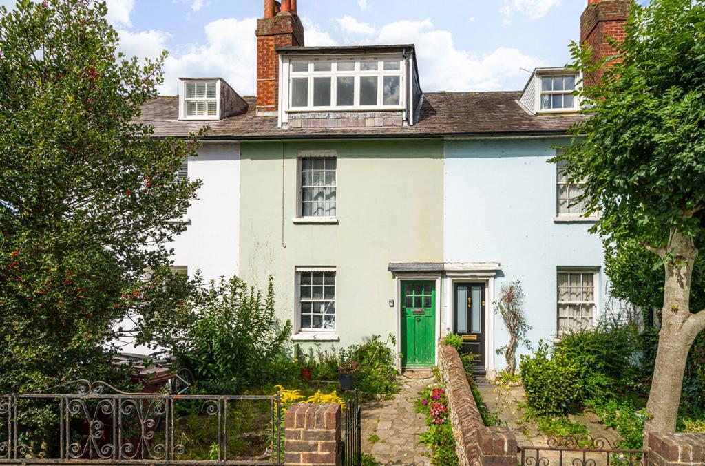 Orchard Street, Chichester, PO19 4 bed terraced house for sale - £280,000