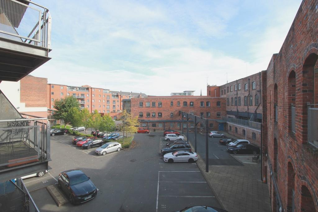 Birmingham B1 2 bed flat - £230,000