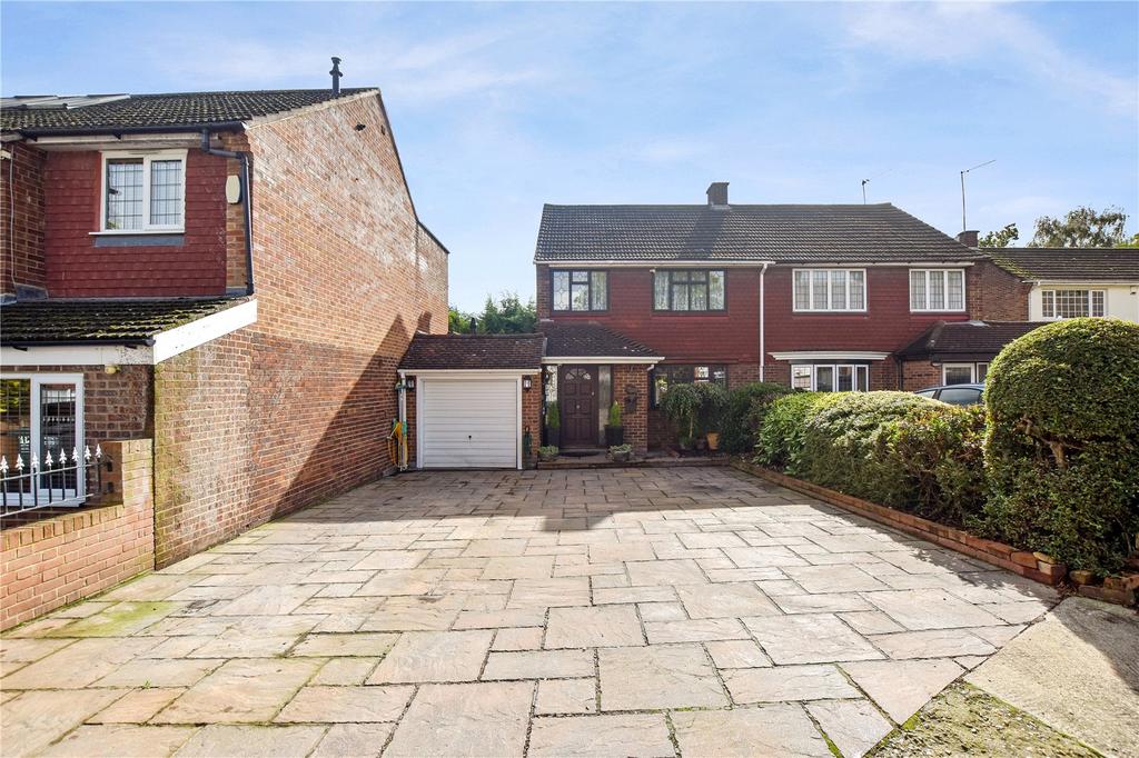 Chalet Close, Joydens Wood, Kent, DA5 3 bed semi-detached house for ...