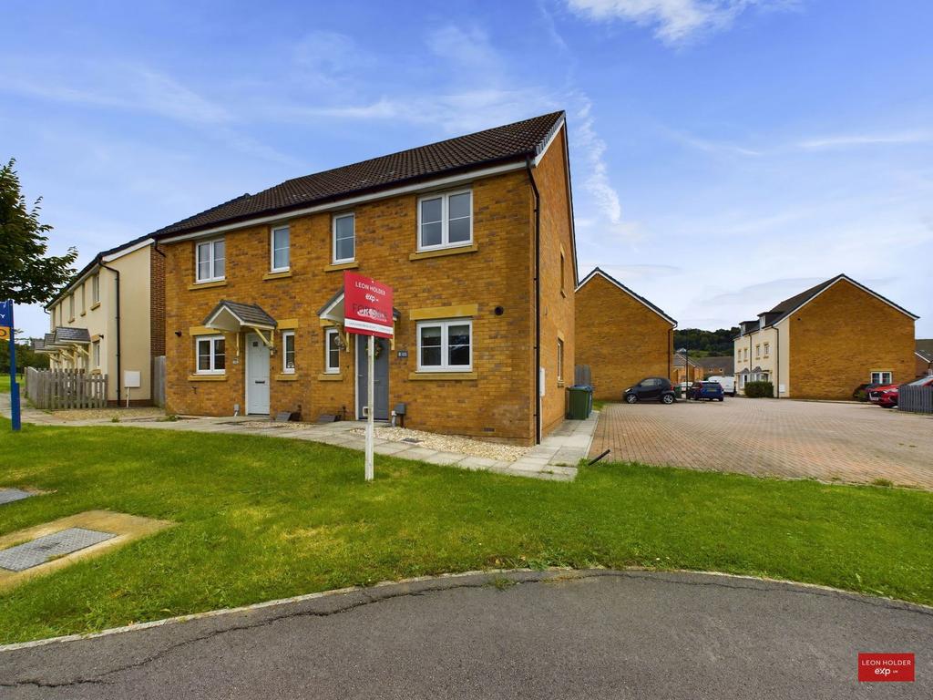 Lace Walk, Gloucester GL3 3 bed semi-detached house for sale - £260,000