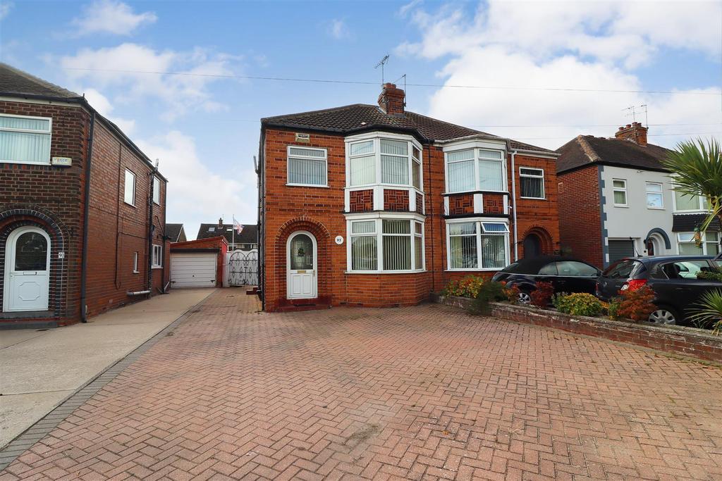 Boothferry Road, Hessle 3 bed semi-detached house for sale - £215,000