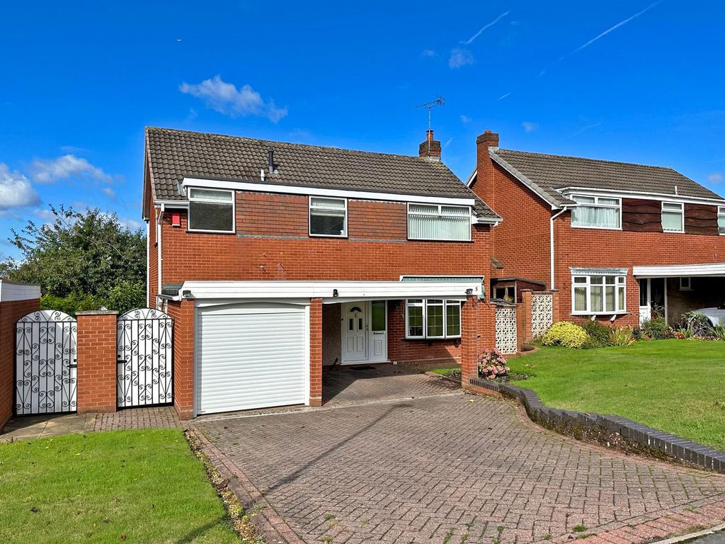 Copper Beech Drive, Wombourne, WV5 4 bed detached house - £450,000