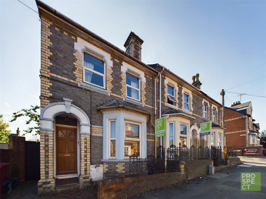 Pell Street, Reading, Berkshire, RG1 3 bed semi-detached house - £375,000