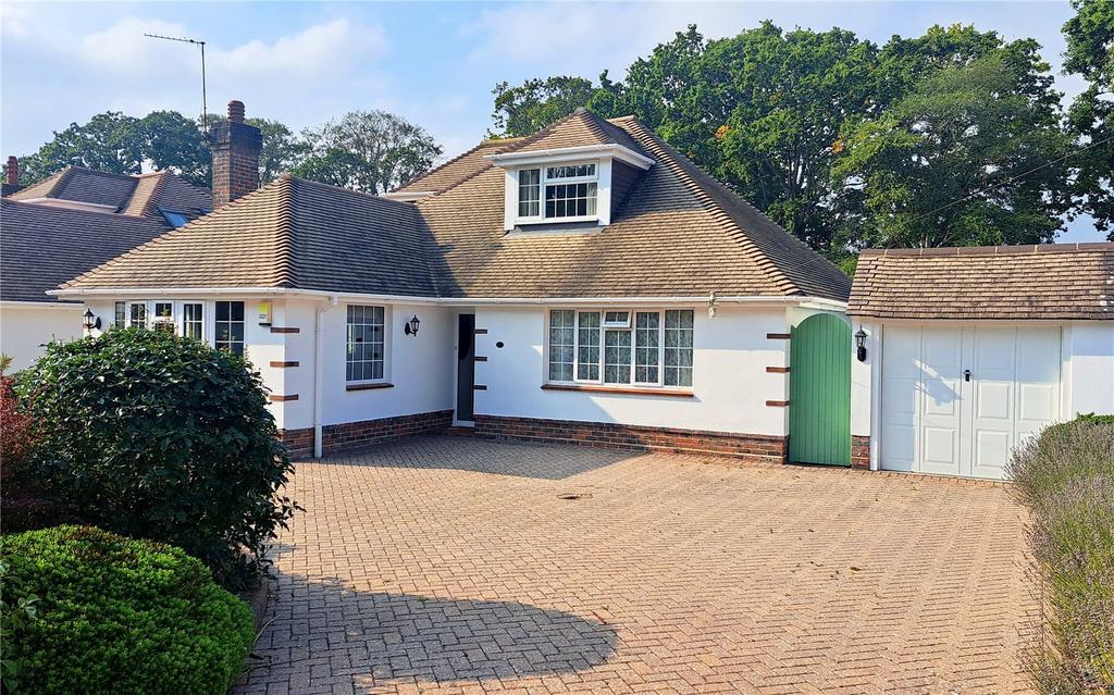 Terrington Avenue, Highcliffe... 3 bed bungalow - £765,000