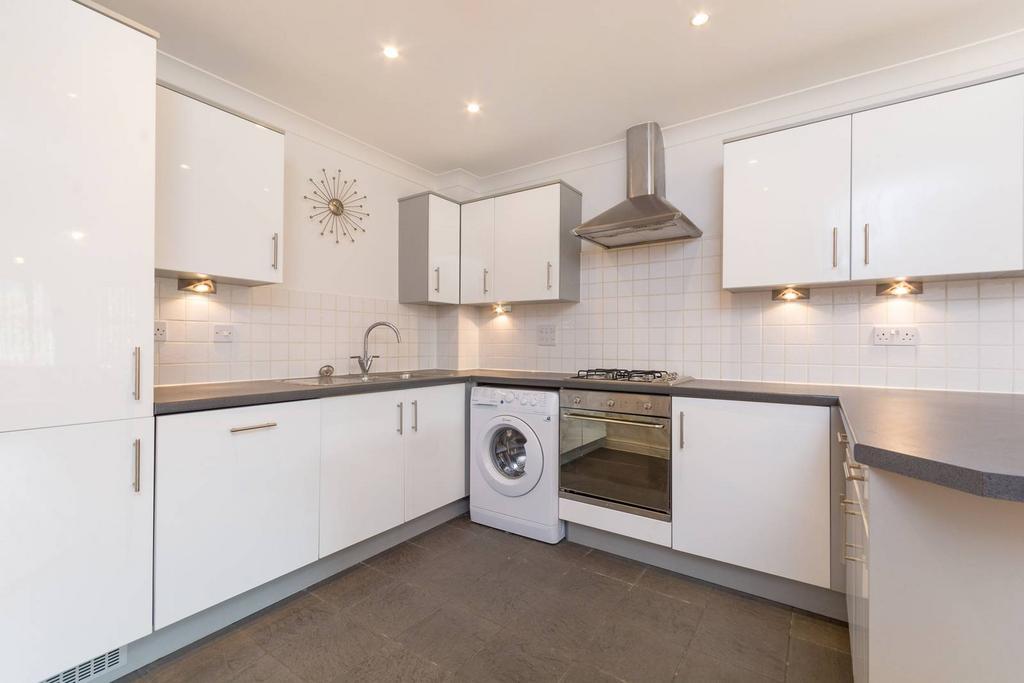 Manor Road, Harrow, HA1 2 bed flat - £1,899 pcm (£438 pw)