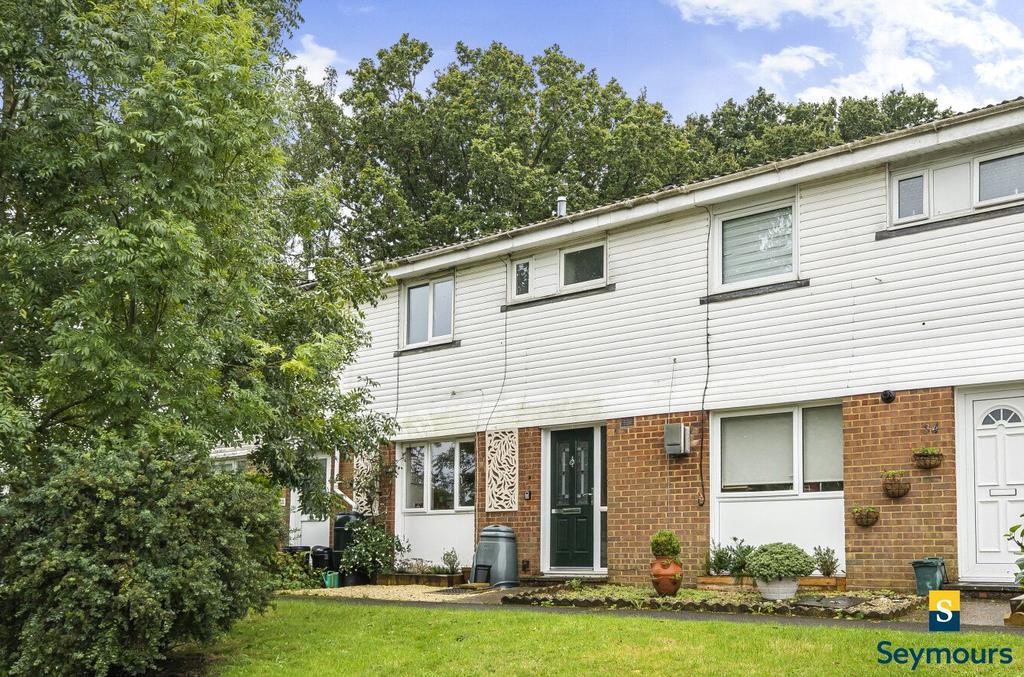 Rye Close, Surrey GU2 3 bed terraced house for sale - £350,000