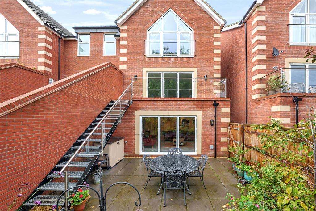 Maton Close, Devizes 3 bed end of terrace house for sale - £599,950