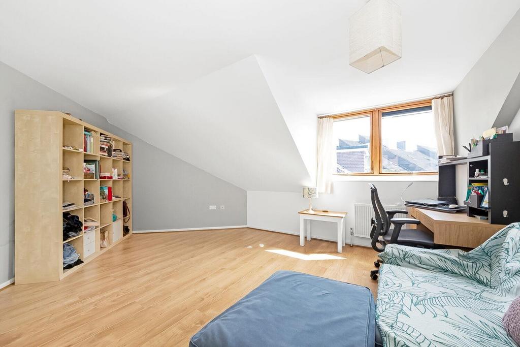 Kimberley Avenue, Peckham, London, SE15 1 bed apartment - £325,000