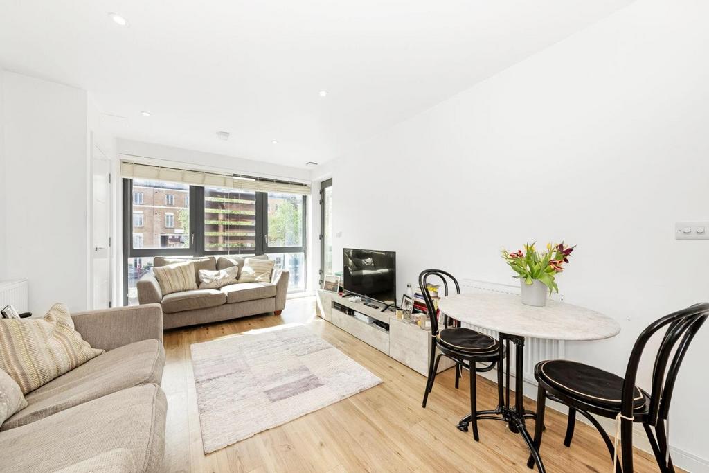 Queens Road, Peckham, SE15 1 bed apartment - £400,000