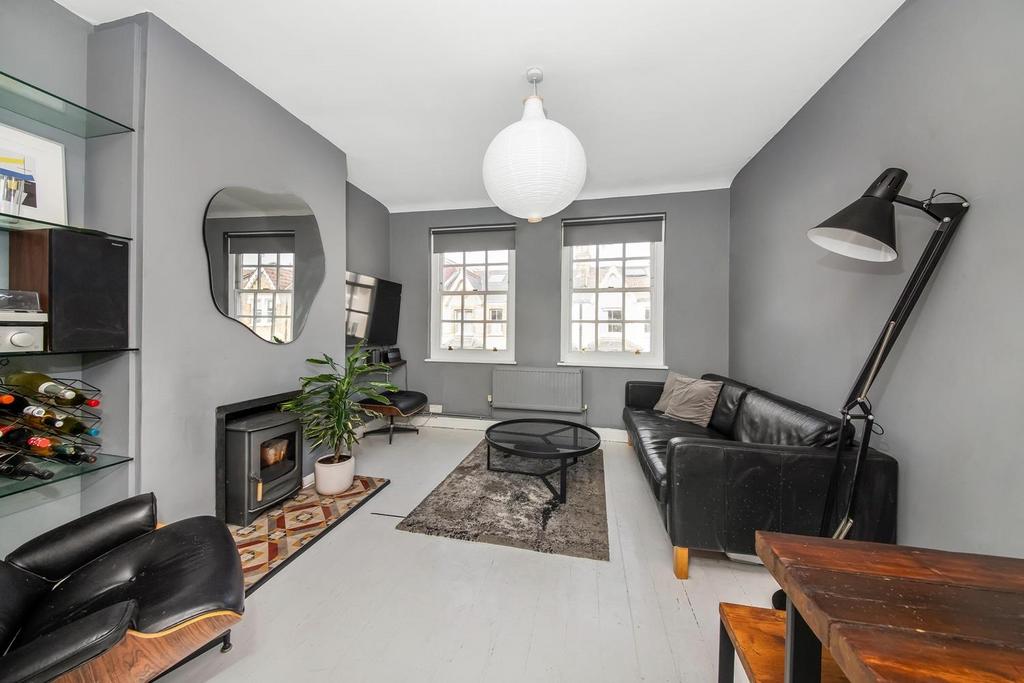 Surrey Road, Peckham, London, SE15 2 bed apartment - £485,000