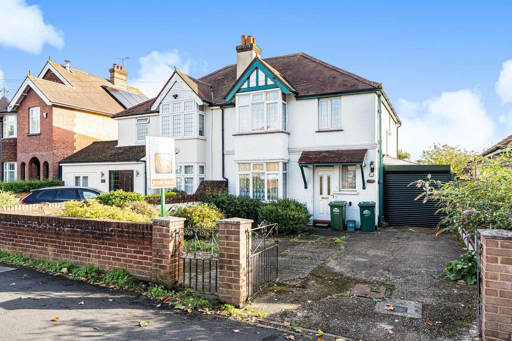 Kingston Road, Staines-upon-Thames, TW18 3 bed semi-detached house - £ ...