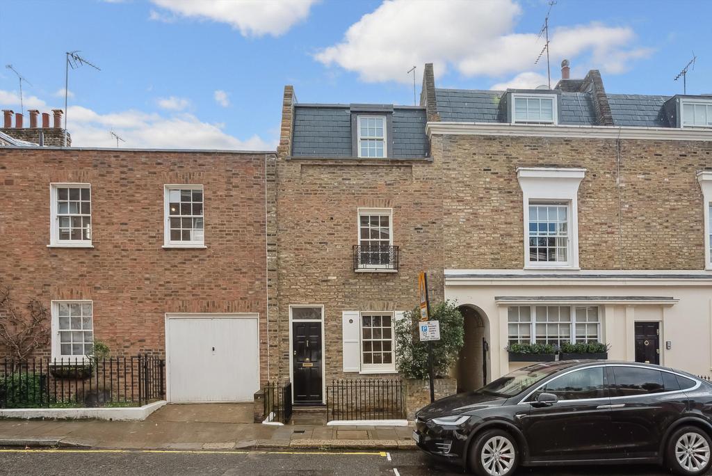 Graham Terrace, Belgravia, London, SW1W 2 bed terraced house - £1,900,000