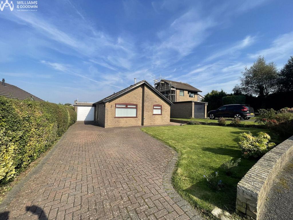 Rhos Llwyn, Llangefni, LL77 3 bed detached bungalow - £299,950