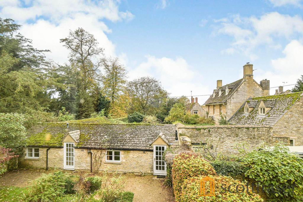 Filkins Hall, Filkins, Lechlade 3 bed detached house - £2,500 pcm (£577 pw)