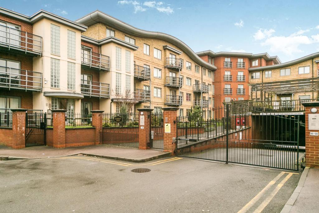 Quadrant Court,Reading 2 bed apartment - £1,500 pcm (£346 pw)