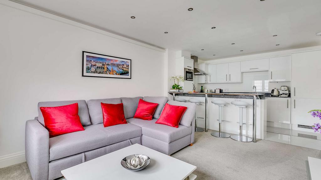 Old Brompton Road, London, SW5 1 bed apartment - £3,033 pcm (£700 pw)
