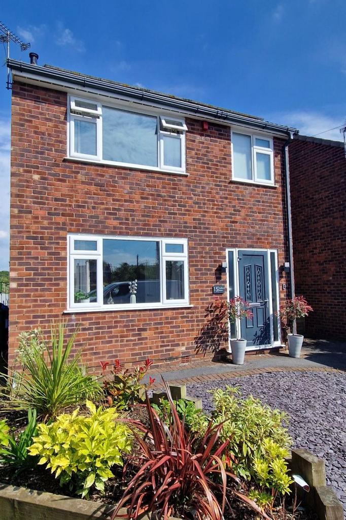 Trafford Drive, Altrincham WA15 3 bed link detached house - £440,000