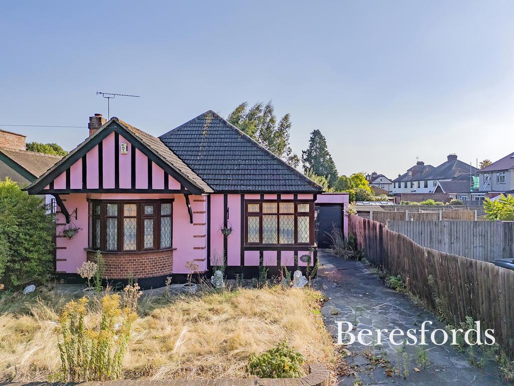 Park Drive, Upminster, RM14 2 bed bungalow for sale - £635,000
