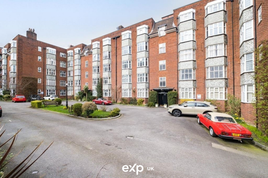 Calthorpe Road, Birmingham B15 3 bed apartment - £230,000