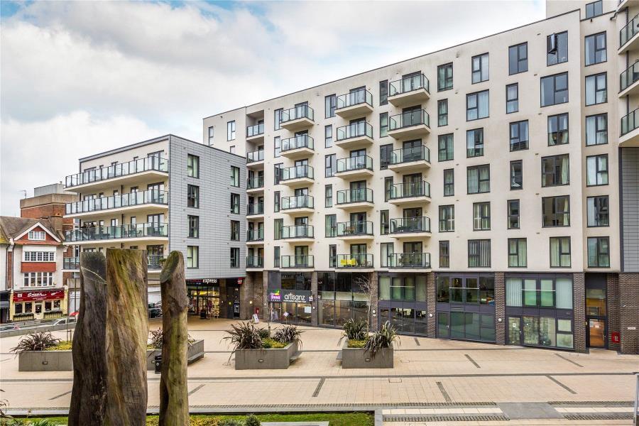 Cardinal Place, Woking GU22 1 bed apartment - £1,300 pcm (£300 pw)