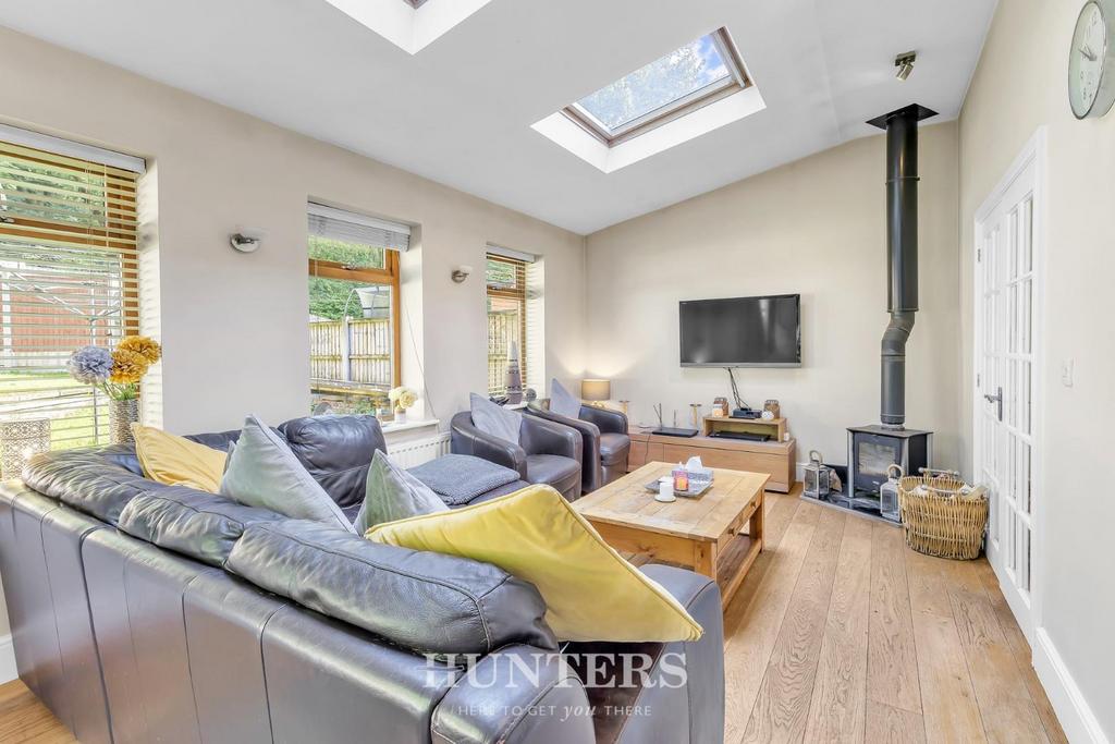 The Crescent, Middleton M24 4 bed semi-detached house - £330,000