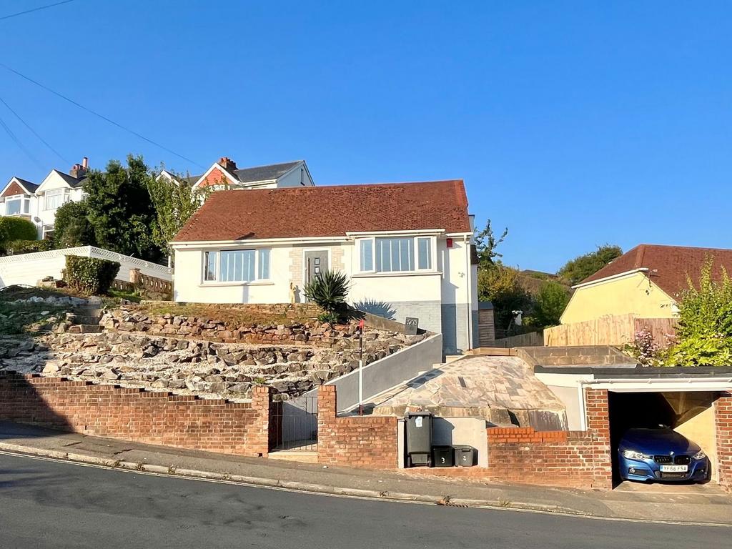 Maidenway Road, Paignton 3 bed detached bungalow - £300,000