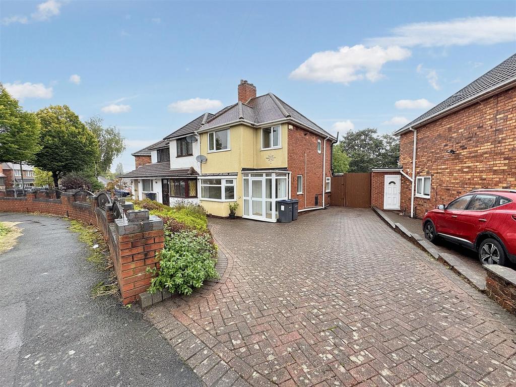 Longstone Road, Great Barr, Birmingham 3 bed semi-detached house - £200,000