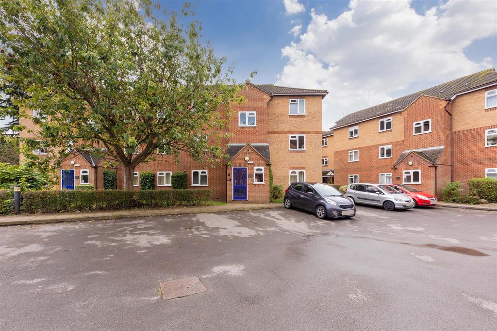 Corfe Place, Maidenhead 1 bed apartment - £215,000