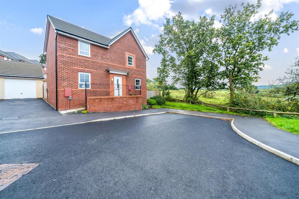 Ffordd Moriah, Loughor, Swansea 4 bed detached house - £345,000