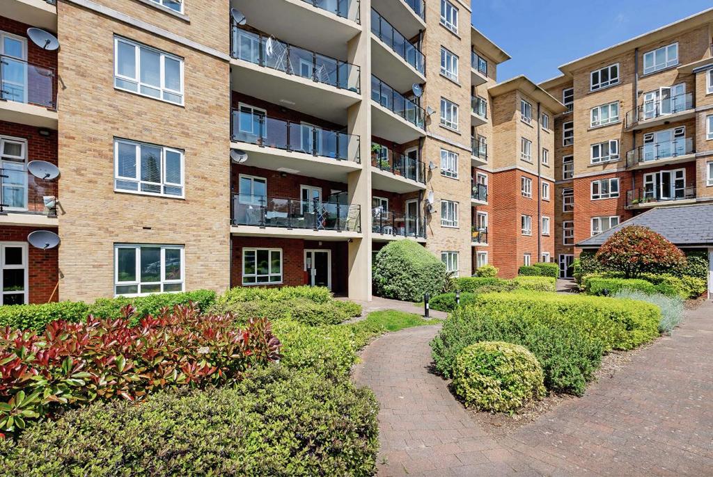 Glebelands Close, London 2 bed flat - £425,000