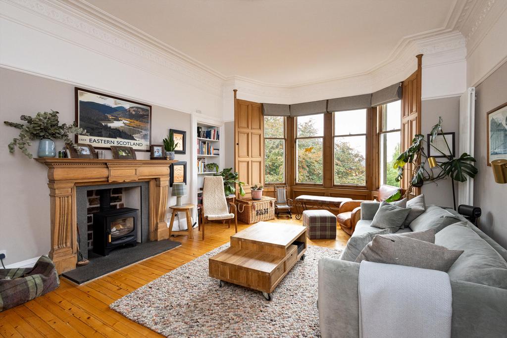 Merchiston Crescent, Edinburgh... 4 bed flat - £580,000