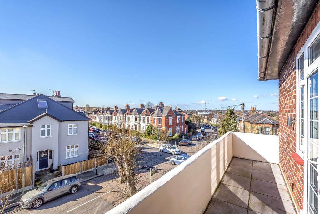 Brian Court, Wetherill Road Muswell... 2 bed flat - £1,825 pcm (£421 pw)