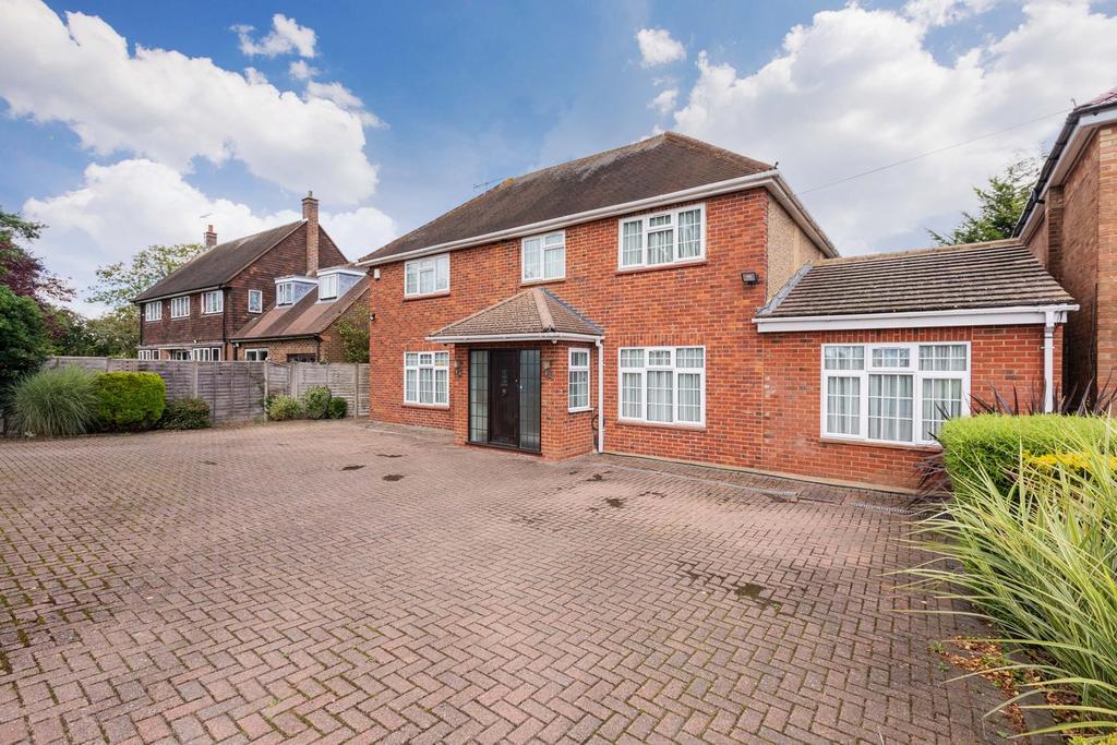 Upton Court Road, Langley SL3 5 bed detached house for sale - £1,300,000
