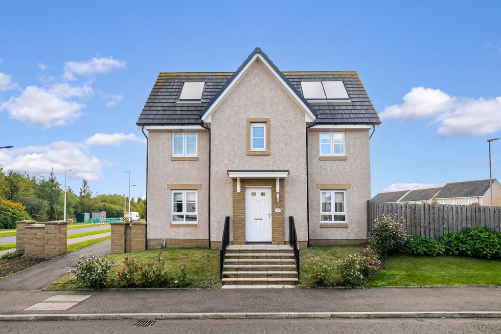 Caldervale Drive, Motherwell 3 bed end of terrace house - £225,000