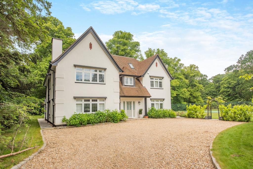 Frensham Vale, Lower Bourne, Farnham... 6 bed detached house - £2,500,000